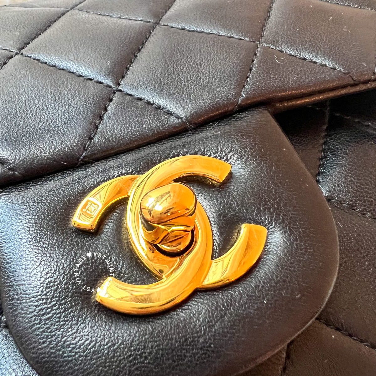 Vintage Chanel Small Classic Flap Bag CF23 - Black – YST.vintage